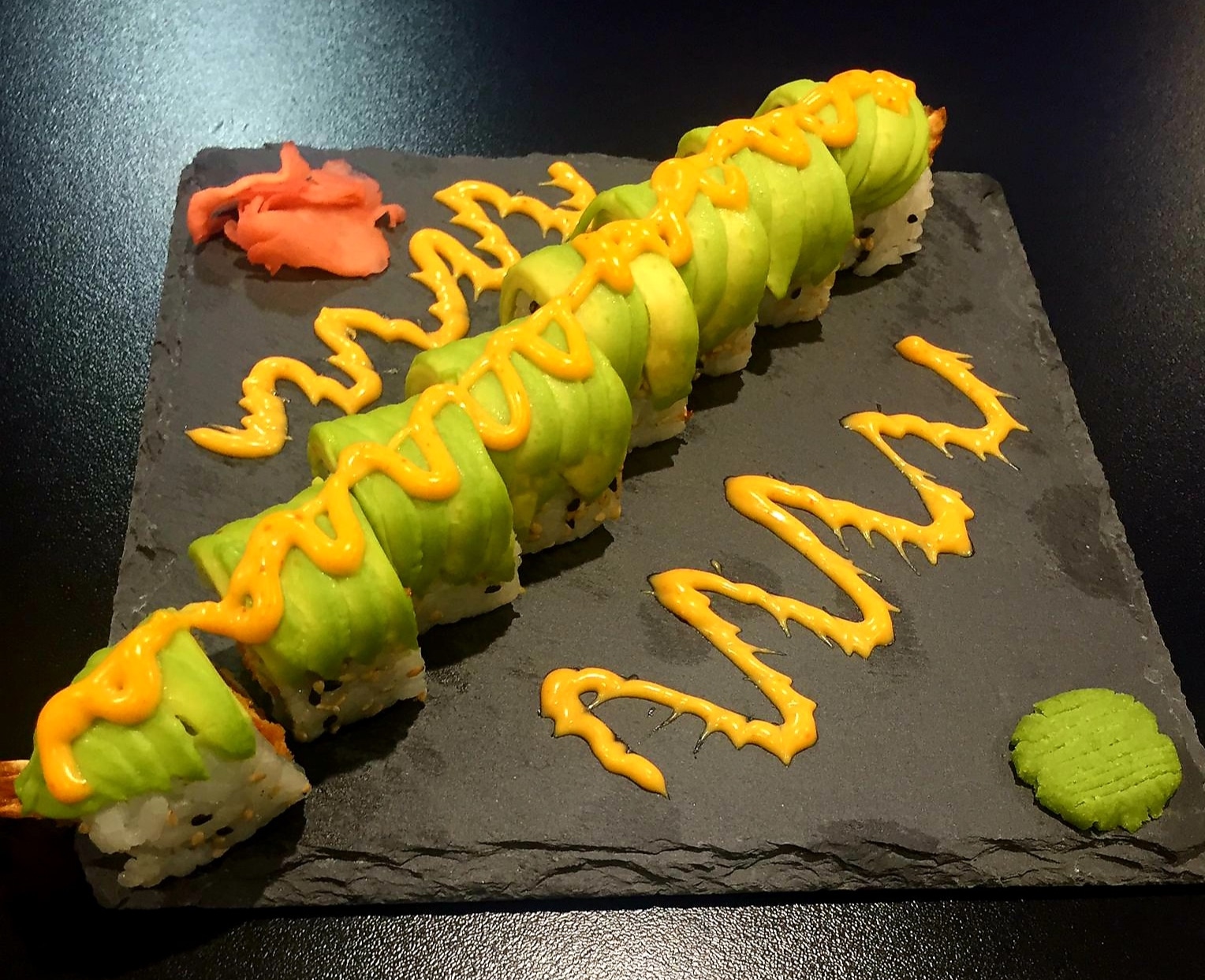 SIGNATURE ROLL- DRAGON CREVETTE TEMPURA – Thai & Sushi Club